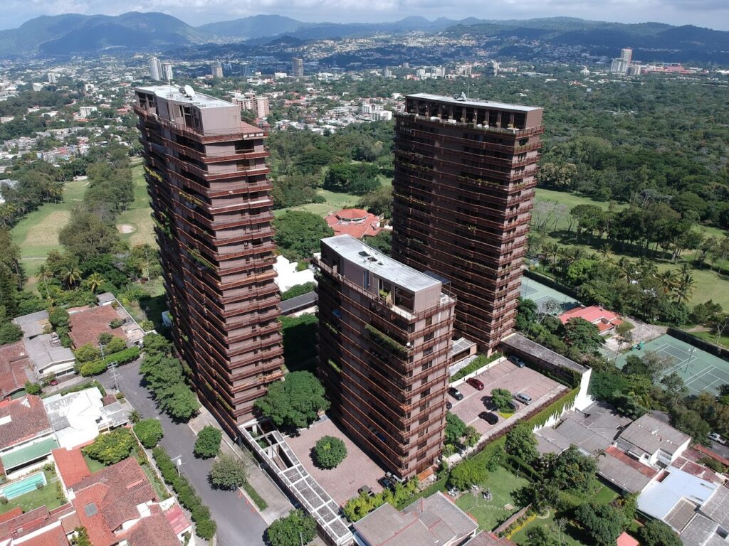 Apartamento en Alquiler / Torre 105 Campestre - Revus